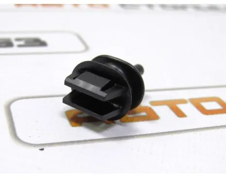 Купить Пистон - держатель полки багажника Lada XRAY за 105 р.